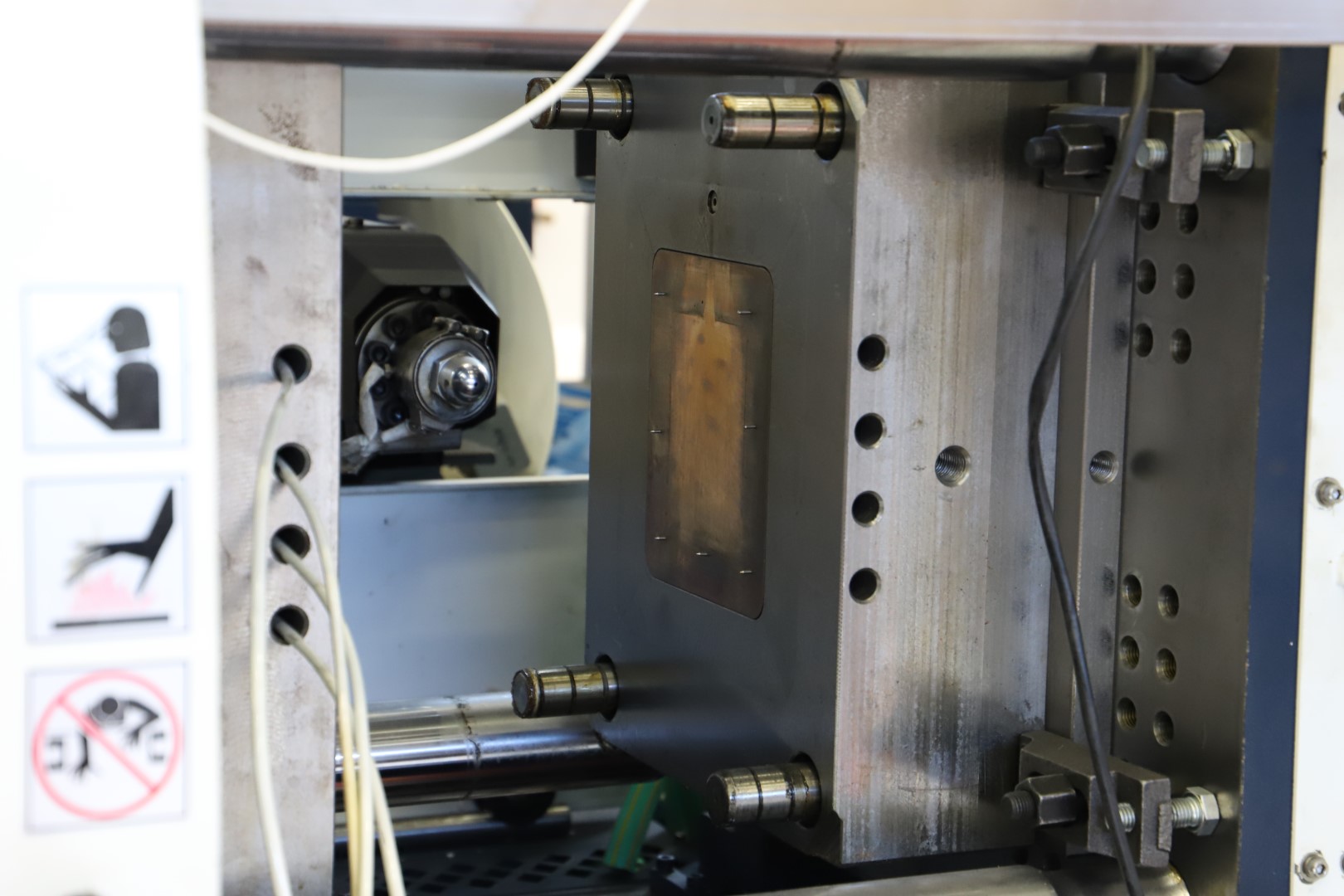 WoodShape 4.0 – INTELLIGENT INJECTION MOULDING ON WOOD VENEERS AIDED BY ...